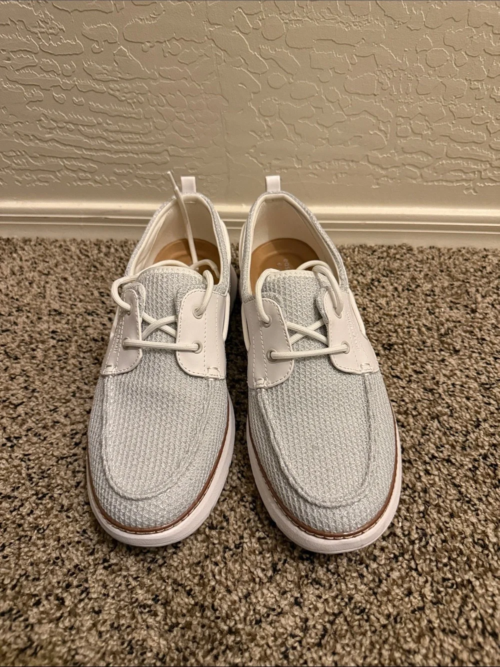 Easy Spirit | Shoes | Easy Spirit Sliver And White | Poshmark